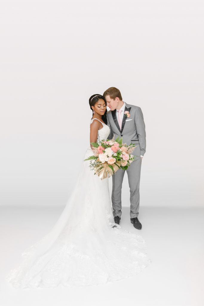 A musical and tropical real wedding - Today's Bride