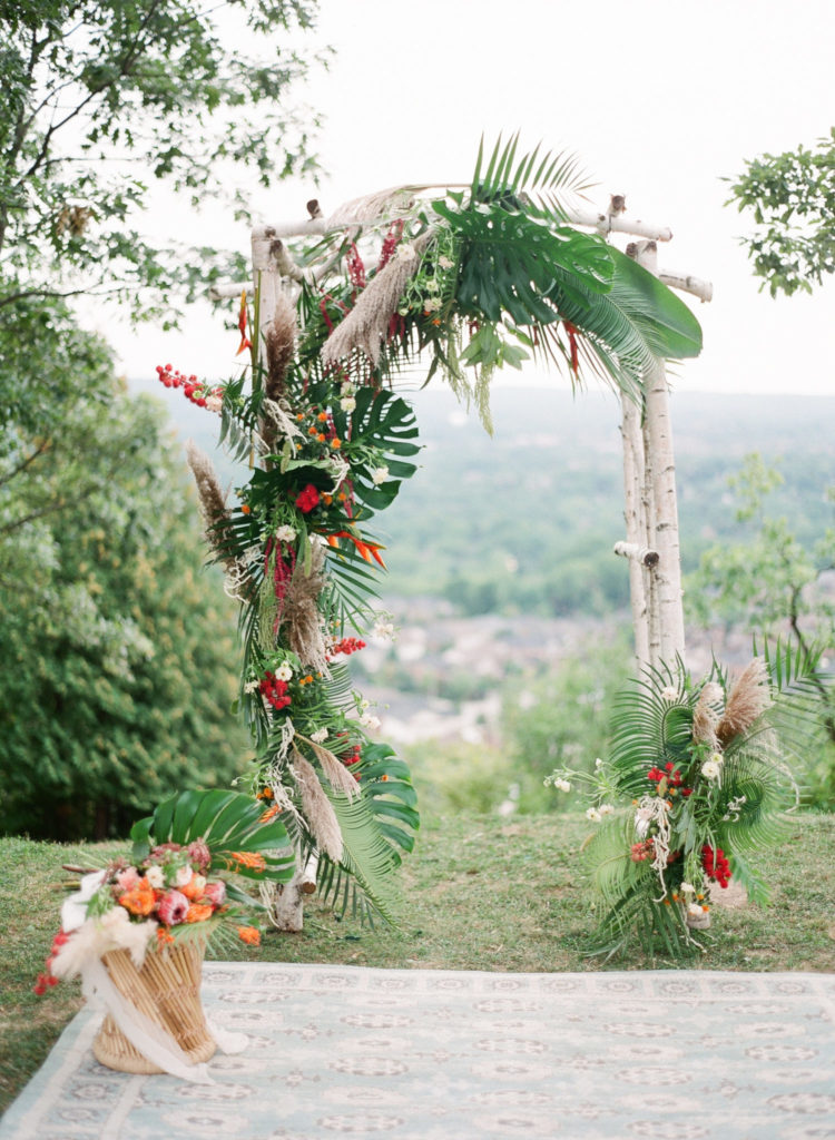 Tropical boho décor inspiration - Today's Bride