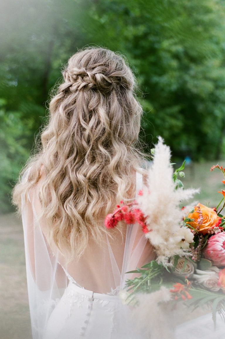 Tropical boho décor inspiration - Today's Bride