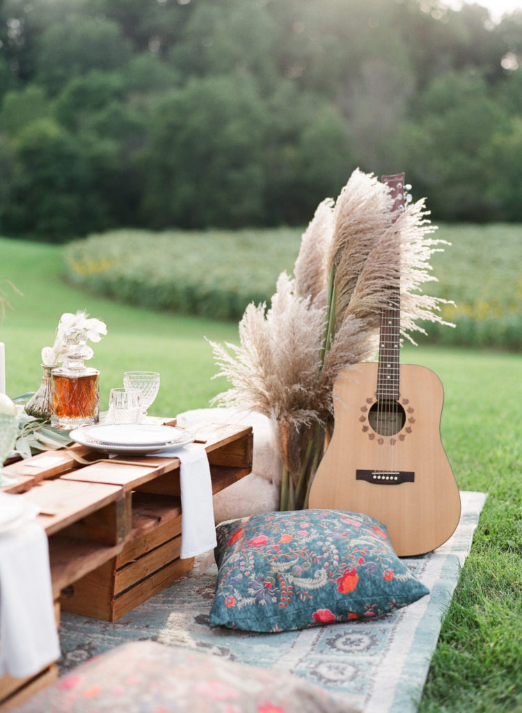Tropical boho décor inspiration - Today's Bride
