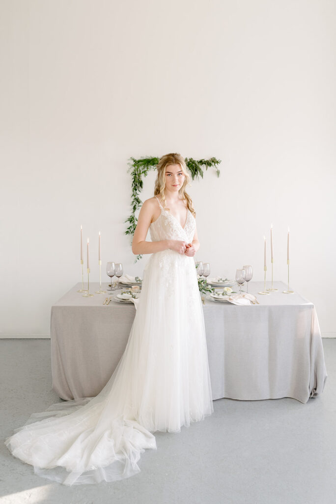 Crisp & clean: minimalist décor inspiration - Today's Bride