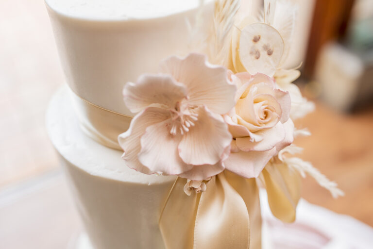 Sweet things: 36 amazing wedding cakes and desserts - Today's Bride
