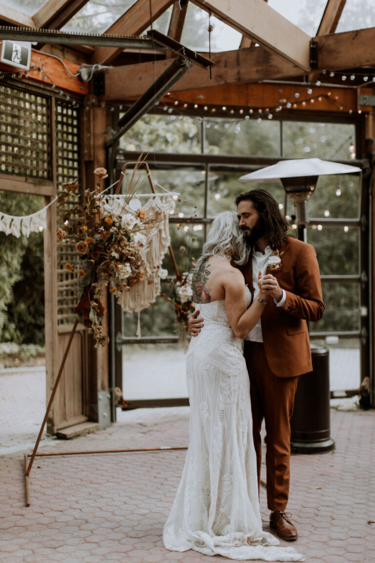 A small, but beautiful, real wedding - Today's Bride