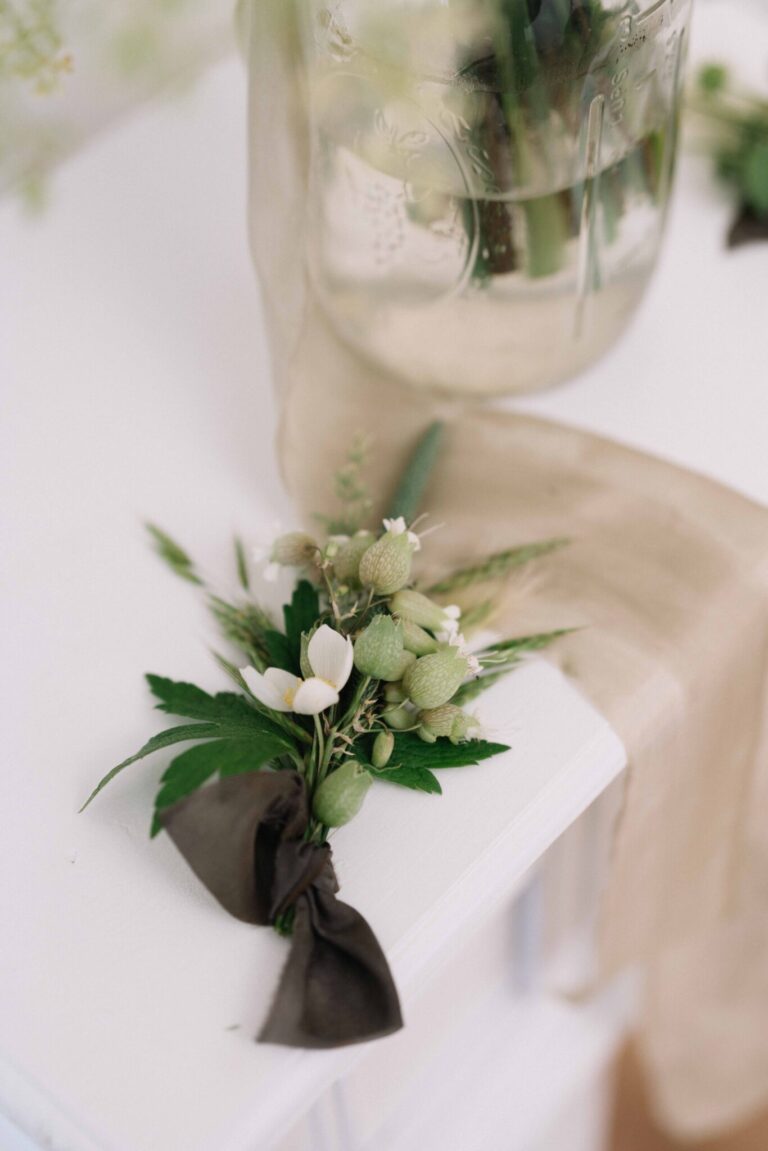 Green day: fresh, clean décor ideas - Today's Bride
