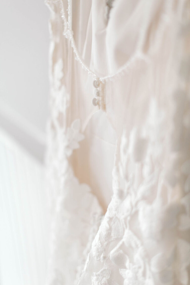 Clean & elegant: inspiration for timeless wedding décor - Today's Bride