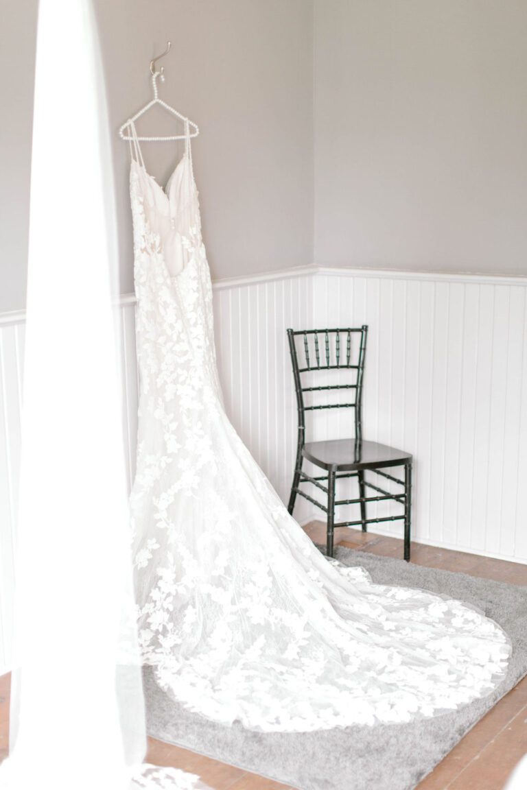 Clean & elegant: inspiration for timeless wedding décor - Today's Bride