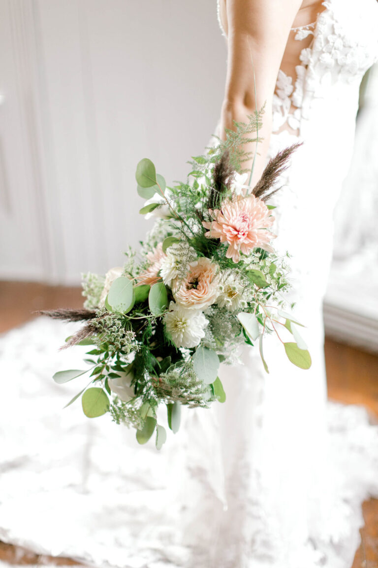 Clean & elegant: inspiration for timeless wedding décor - Today's Bride