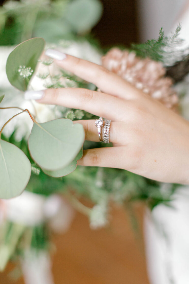 Clean & elegant: inspiration for timeless wedding décor - Today's Bride