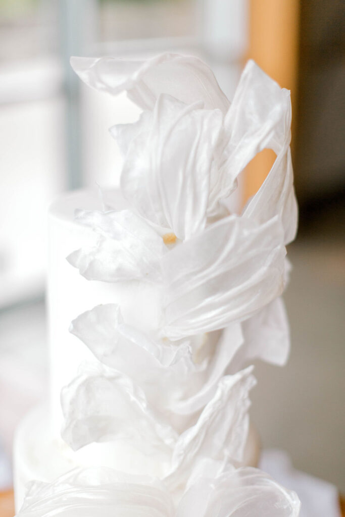 Clean & elegant: inspiration for timeless wedding décor - Today's Bride