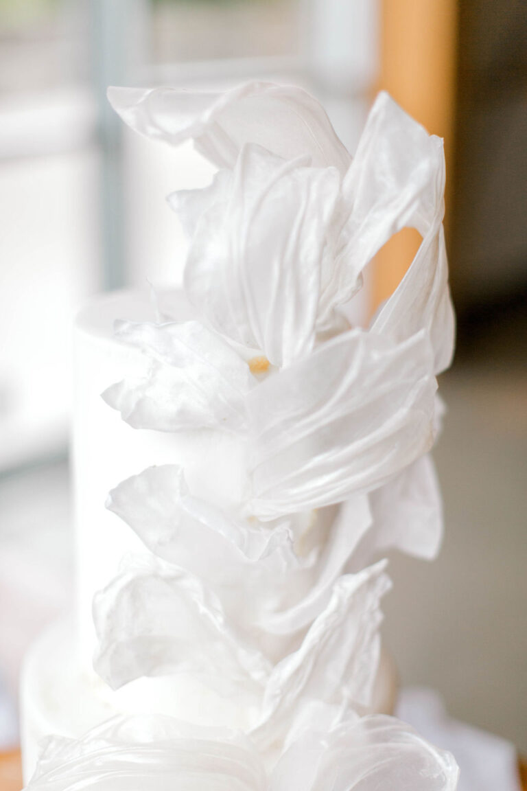 Clean & elegant: inspiration for timeless wedding décor - Today's Bride