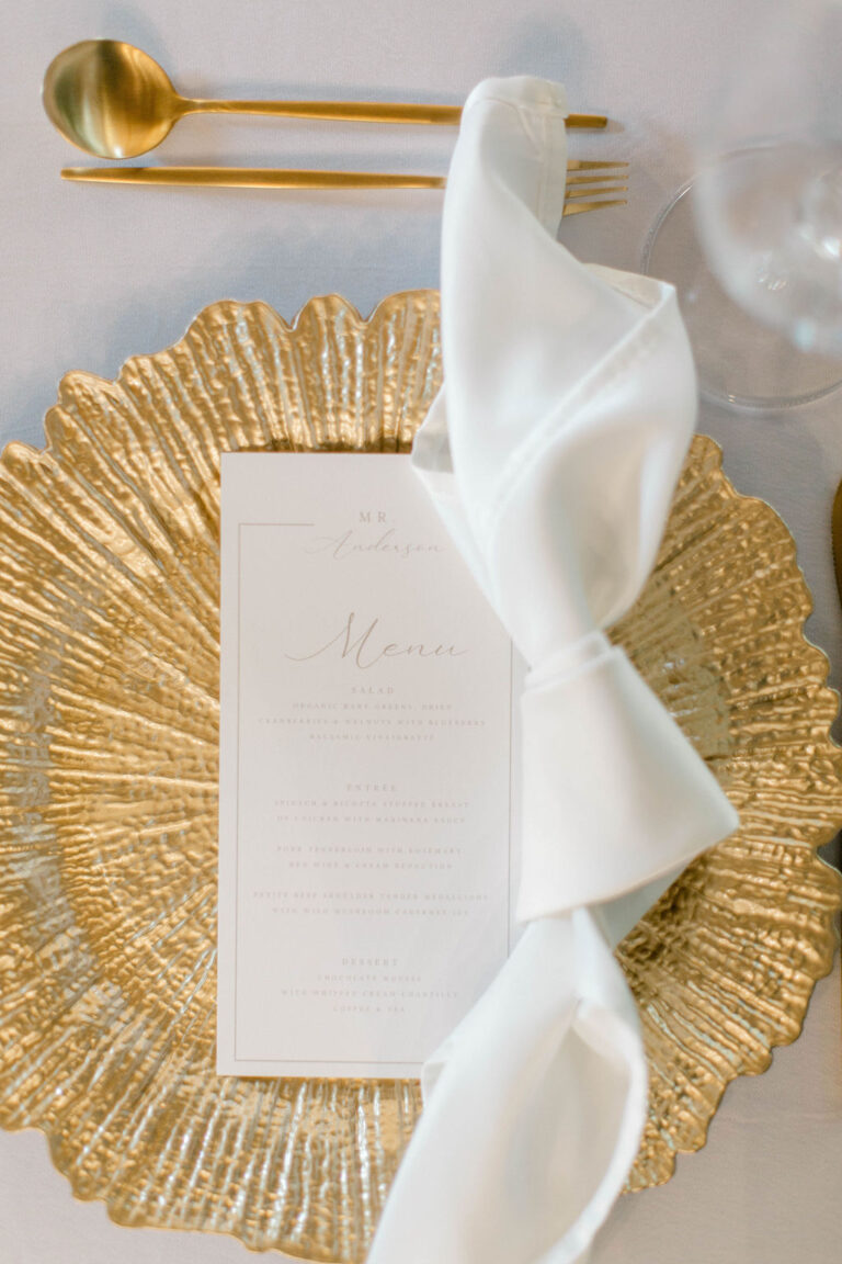 Clean & elegant: inspiration for timeless wedding décor - Today's Bride