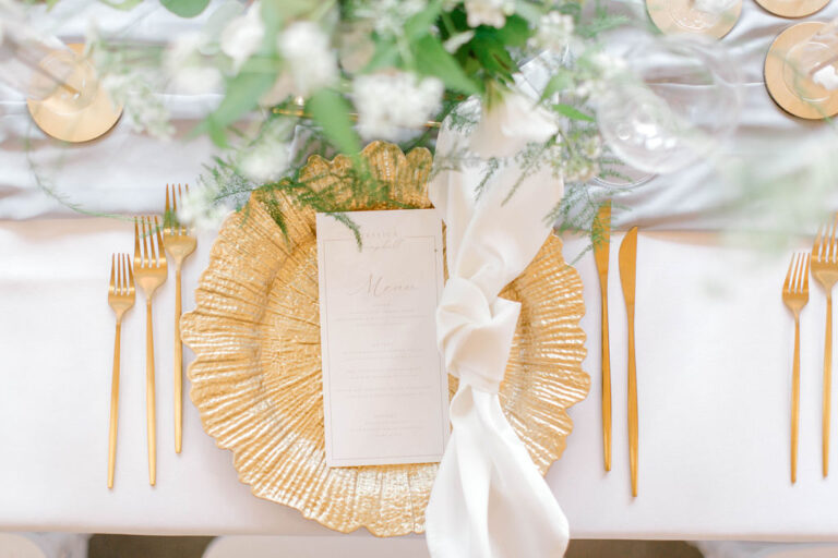 Clean & elegant: inspiration for timeless wedding décor - Today's Bride