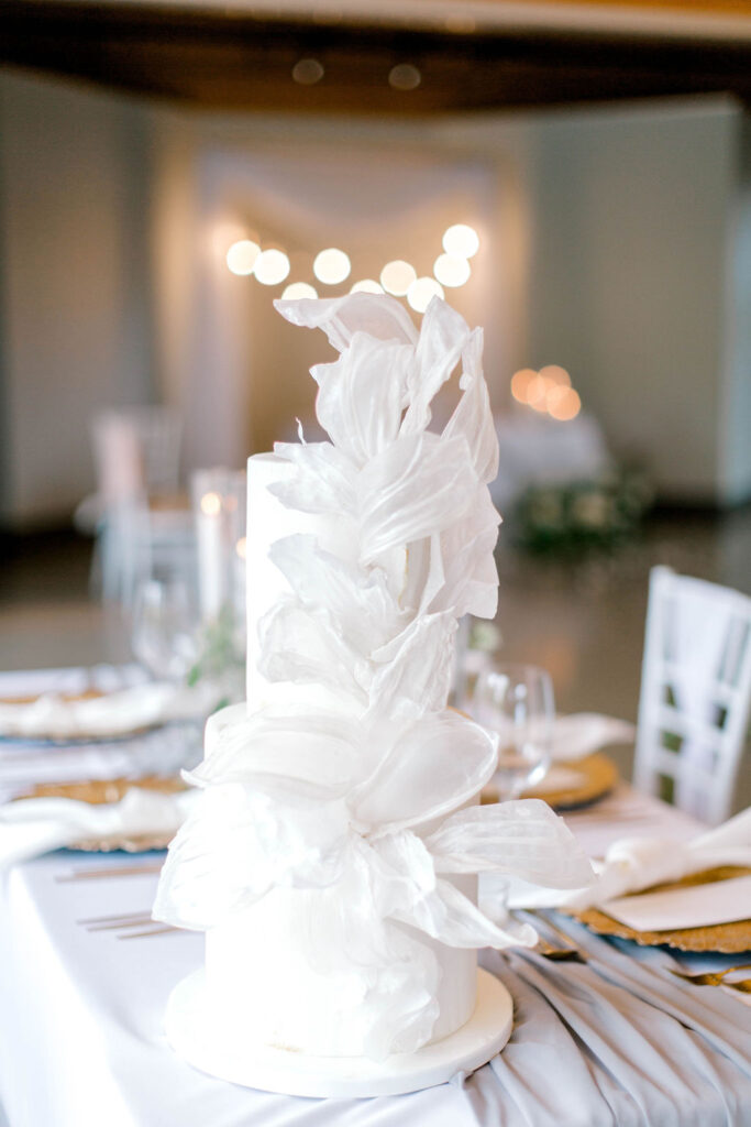 Clean & elegant: inspiration for timeless wedding décor - Today's Bride