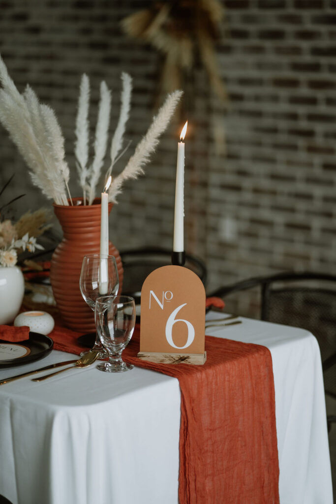 Put it in neutral: timeless décor with gorgeous florals - Today's Bride