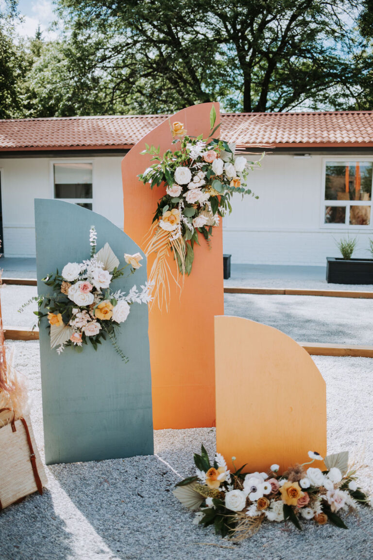Checking in: a cute motel wedding - Today's Bride