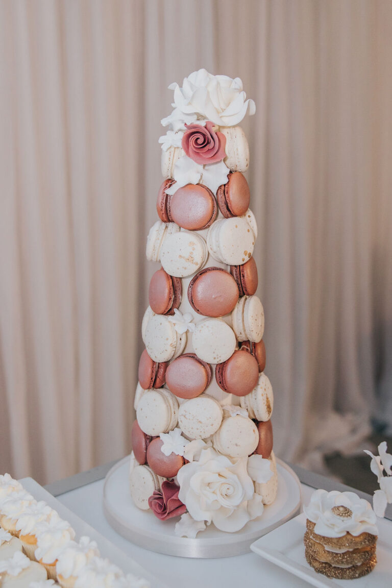 Top 24 wedding cakes of 2022 - Today's Bride