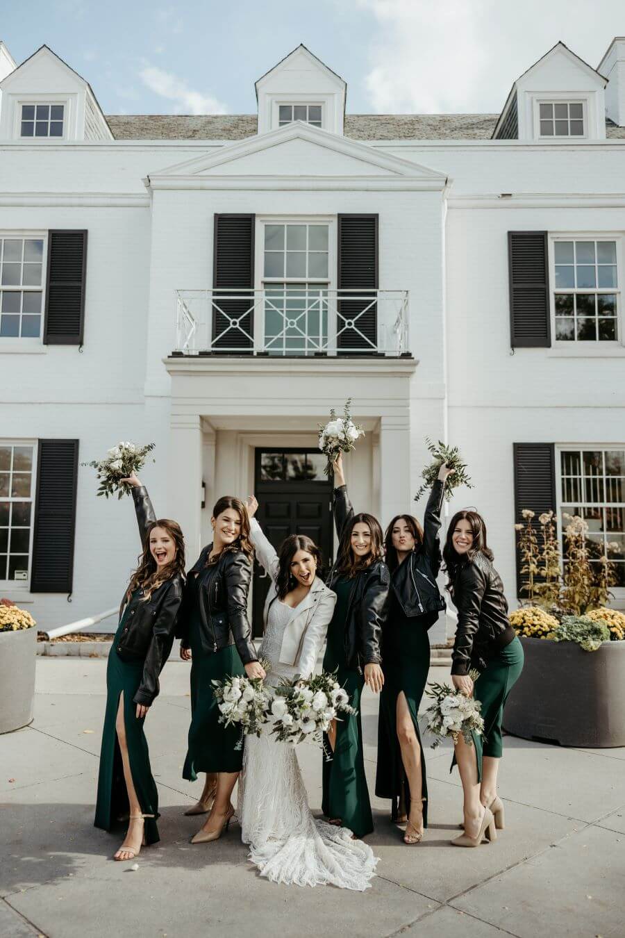 A modern love story unveiled at Harding Waterfront Estate - Today's Bride