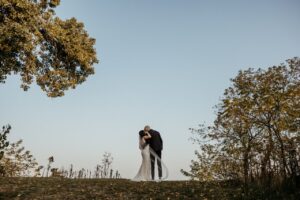 A modern love story unveiled at Harding Waterfront Estate - Today's Bride