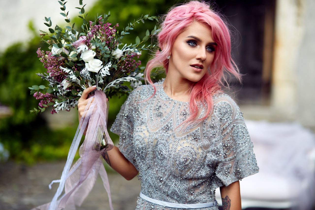 Unique wedding hairstyle for the unconventional bride - Today's Bride