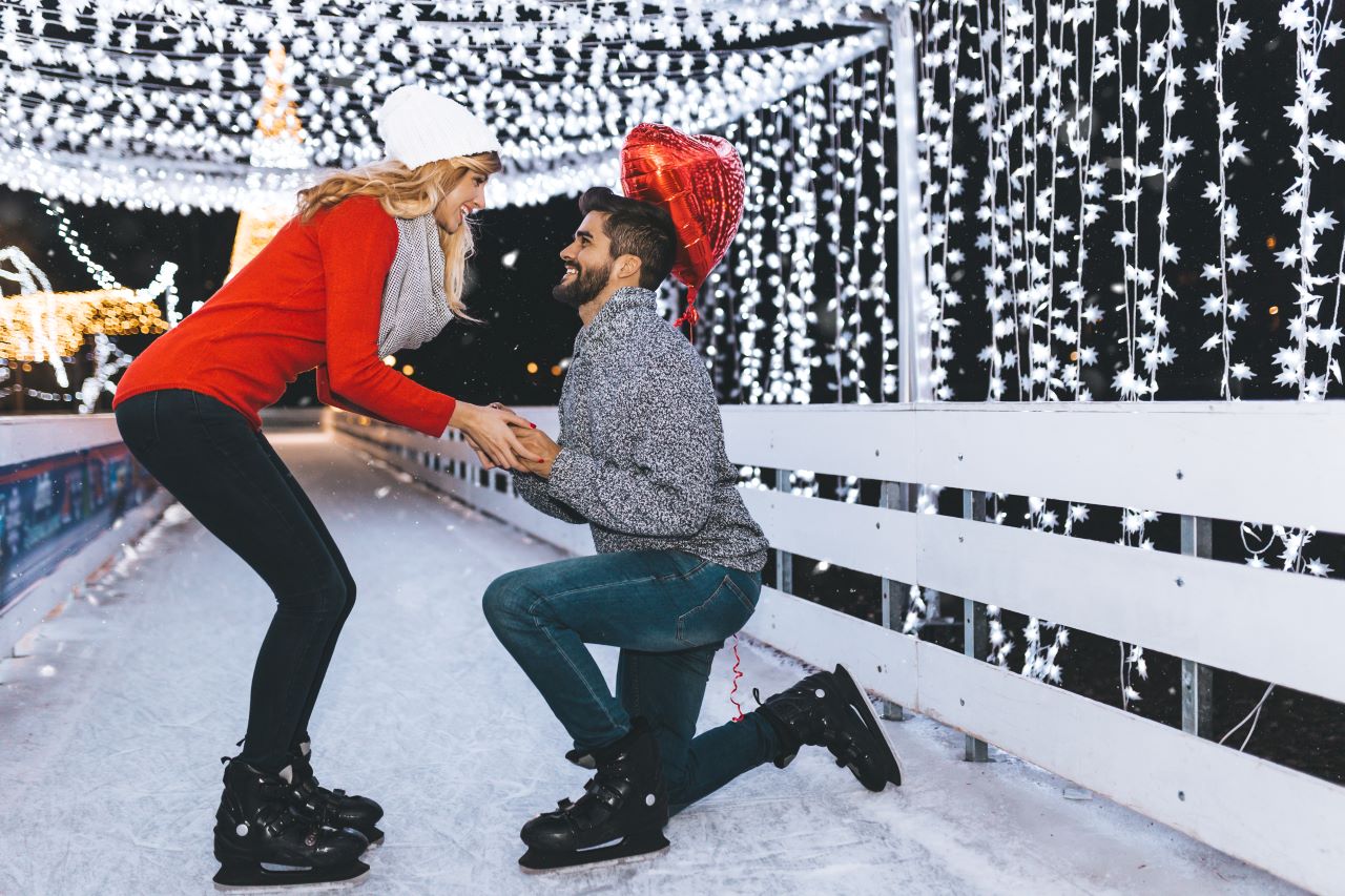 Romantic winter wedding proposal ideas - Today's Bride